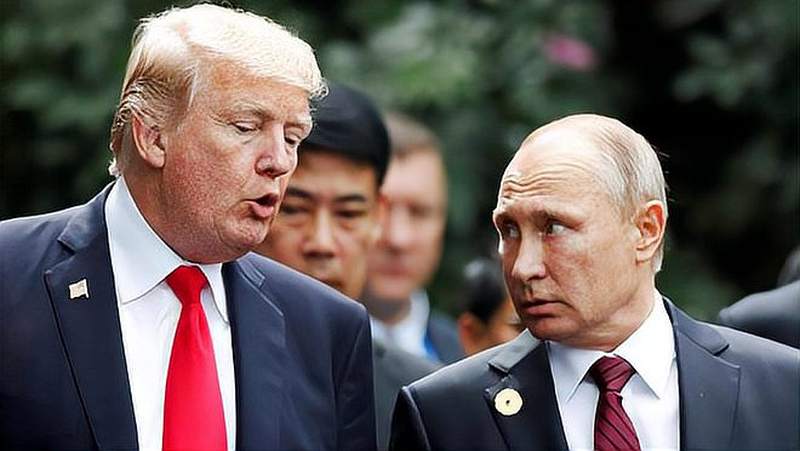 俄乌局势迎来新变数,俄公开逮捕美国记者,特朗普再次替普京发声