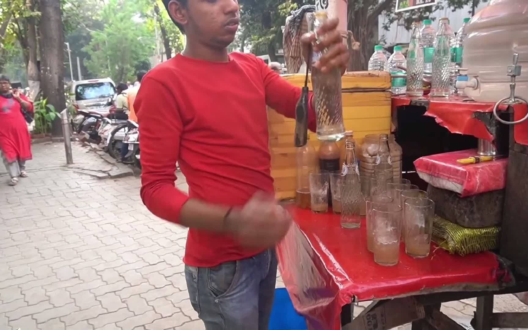 咖喱国美食之街头自制冰镇柠檬起泡水,肠胃不好的建议别喝