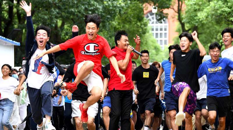 全国多地高考落幕:150秒回顾高考动人瞬间 愿考生奔向美好明天!