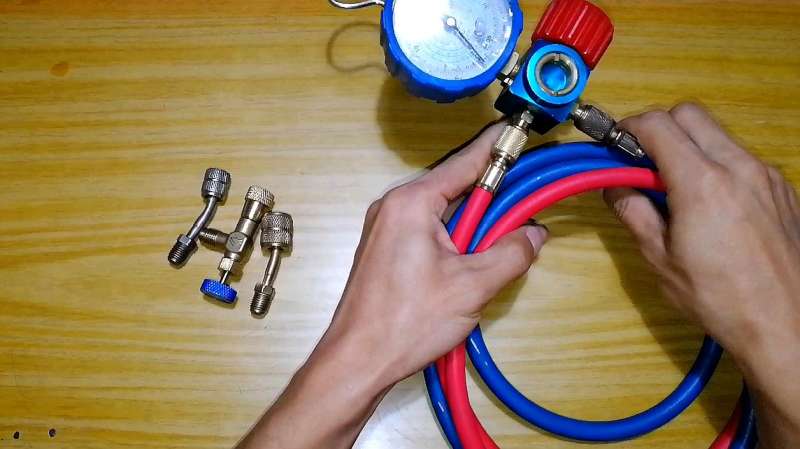 空调加氟需要哪些工具?师傅介绍R410、R22、各种转接头和安全阀