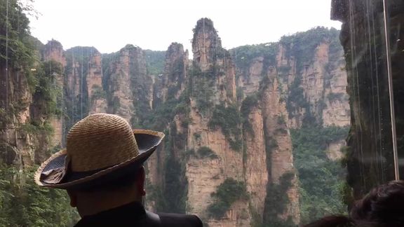 你有坐过世界上最高的户外电梯吗?—张家界武陵源 百龙天梯!