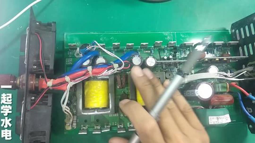 逆变器维修2:看看逆变器是怎样吧12v直流电变成220V交流电的
