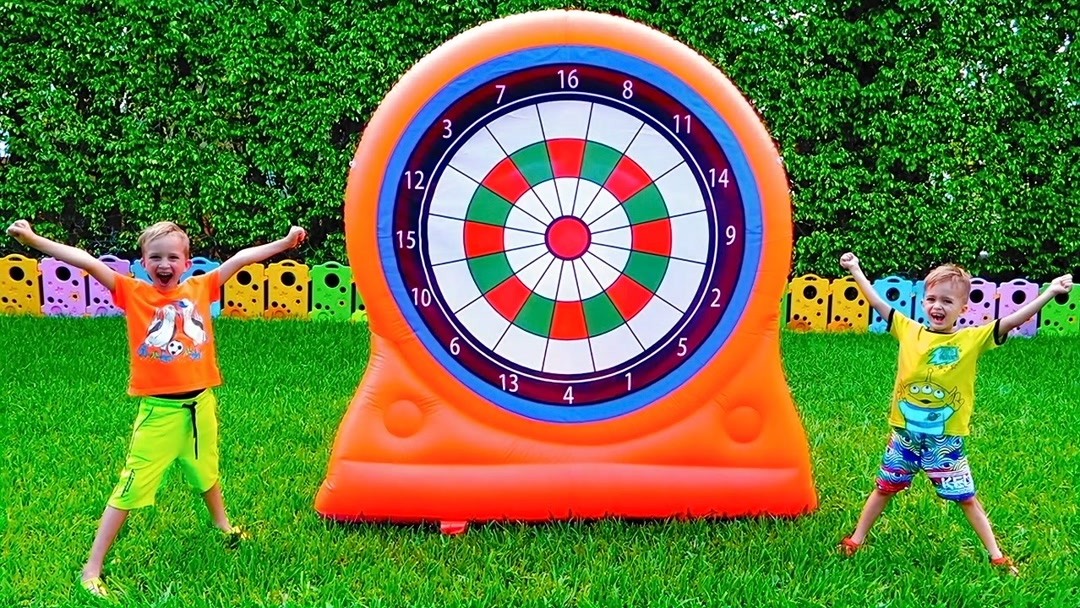 萌宝乐园 室外充气城堡游戏