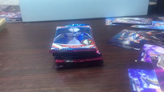 来跟小豪一起拆盗版卡片