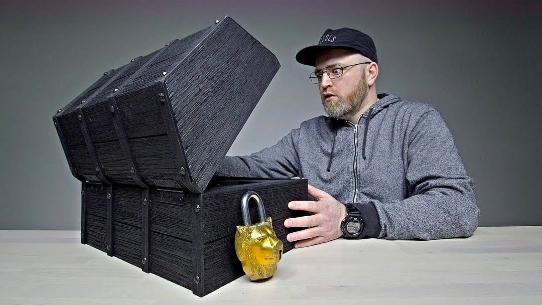 土豪购买黄金版iPhone,连锁都是金子做的,这样的开箱被看酸了!