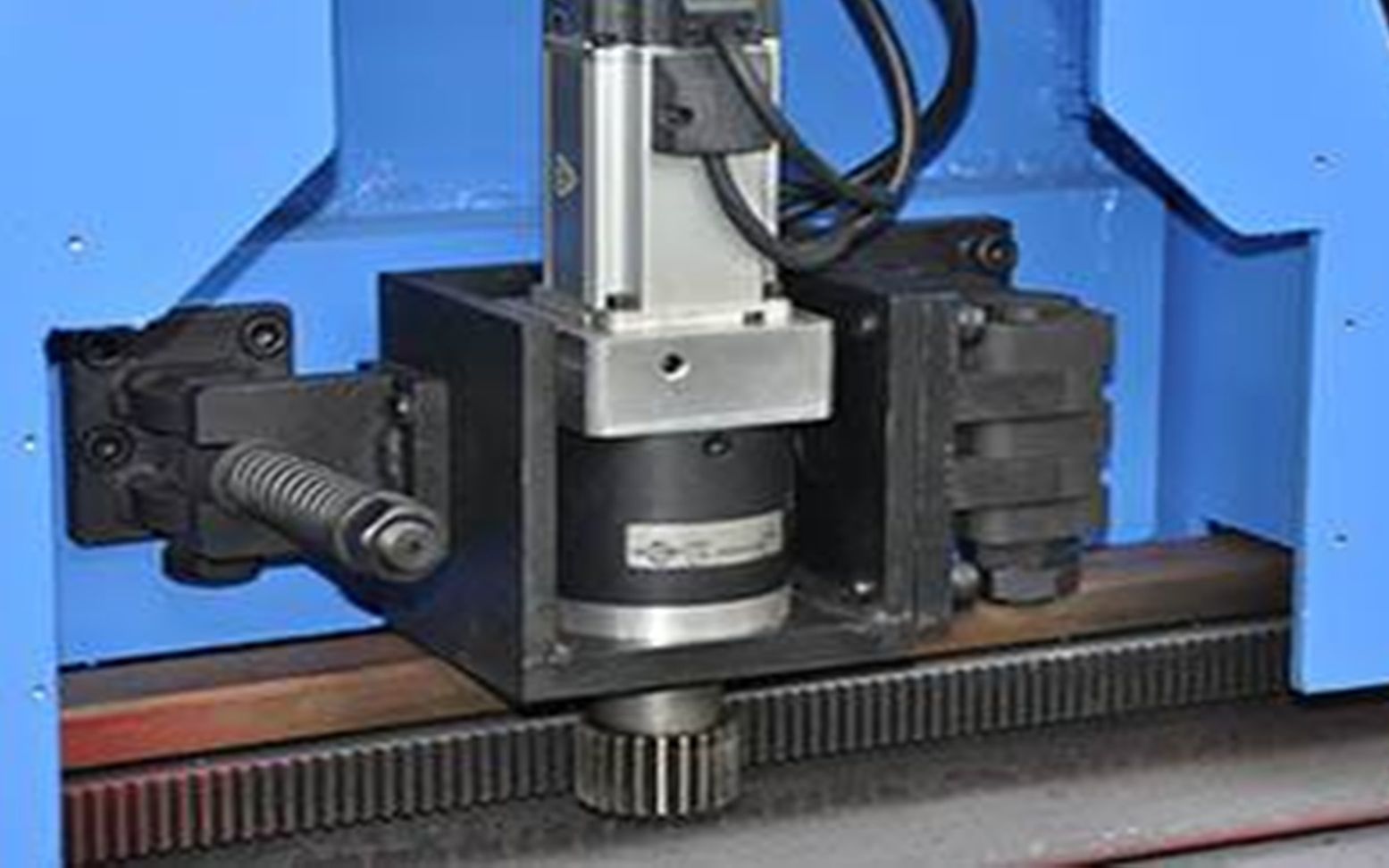 非标设备中齿轮齿条传动如何应用及选型?小雯老师一节课教会你!