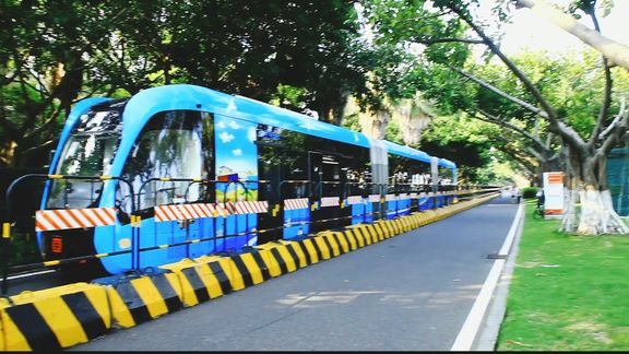 厦门新型无轨电动公交