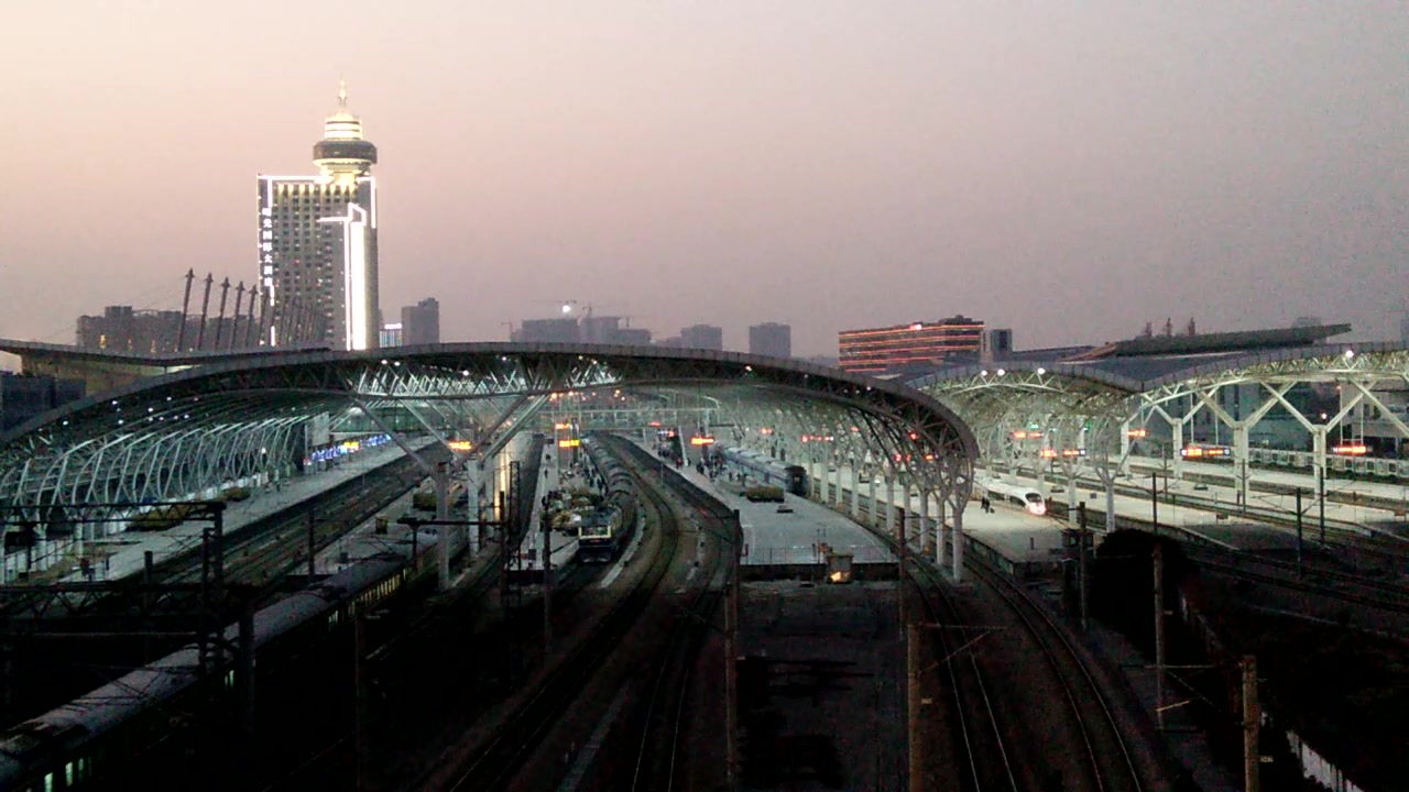 【中国铁路】傍晚的南京火车站 2019年1月17日