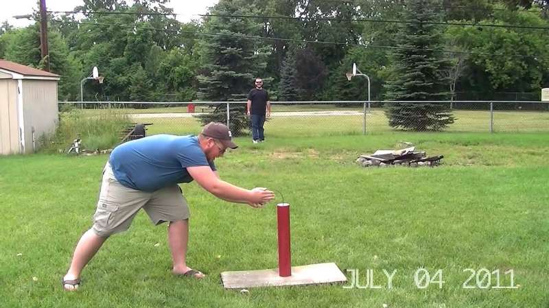 人家放鞭炮,你放炸弹,危险操作,请勿模仿,结尾是特效!