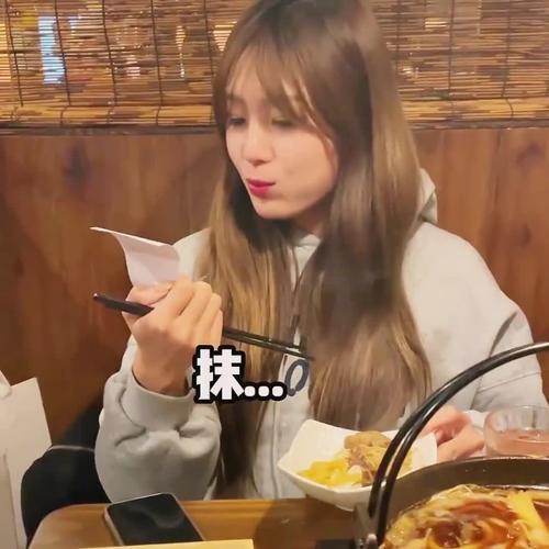 小姐姐你都是学过高数的,这乘法算式怎么就算不对呢