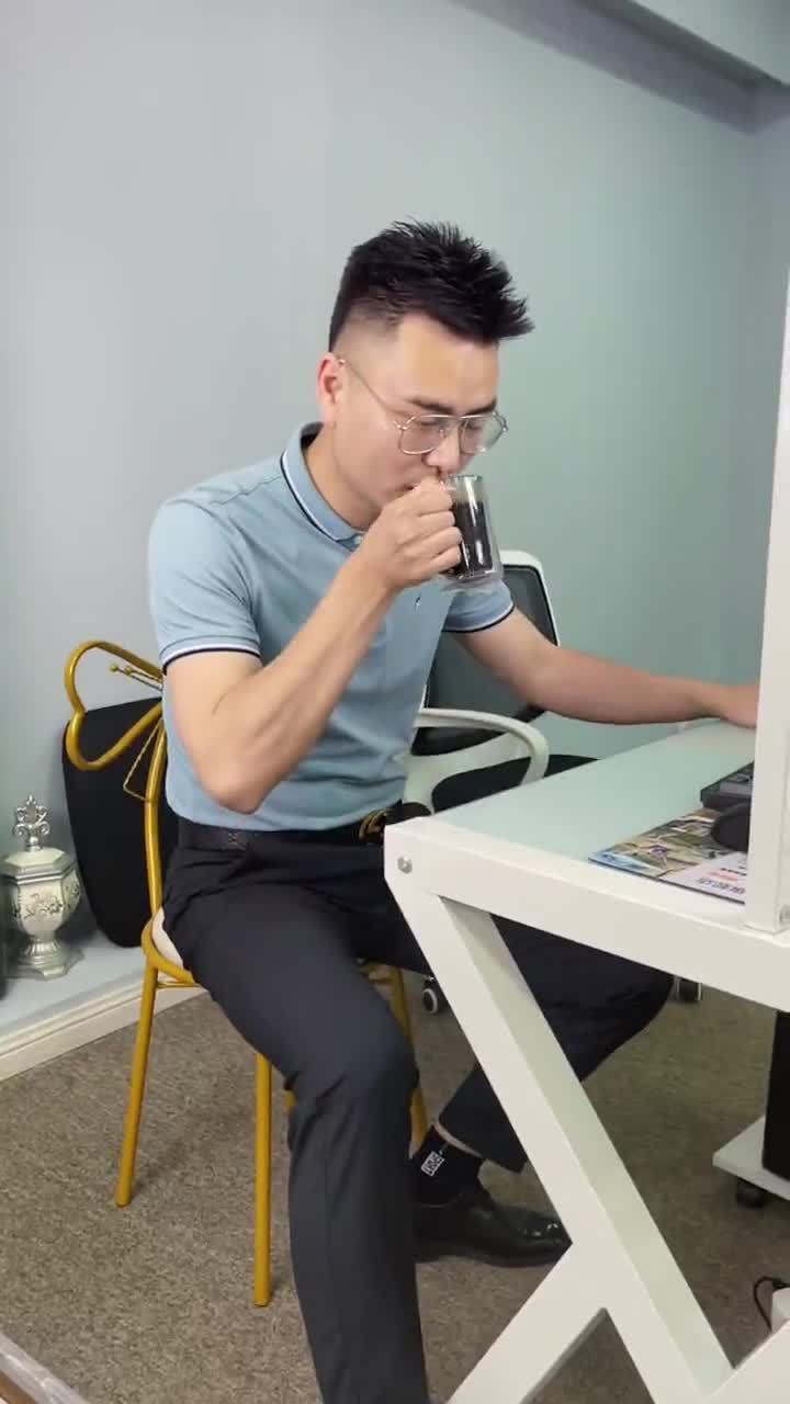 乡村教师老师文案直播喝杯咖啡休息一下人生就像喝咖啡你能体会到苦...
