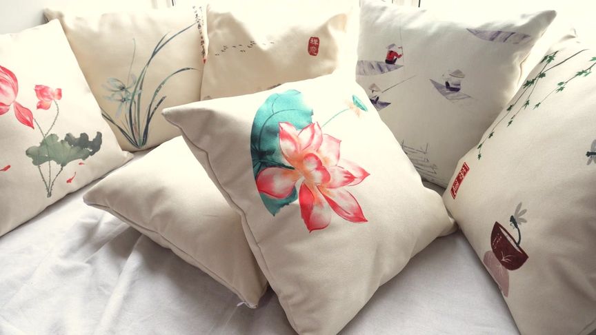 用了几块布料,做了几个抱枕,很有趣