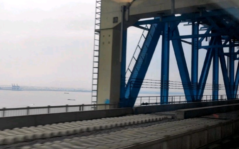 【中国高铁】G3292次列车虹桥出站+通过沪苏通长江公铁大桥与南通...