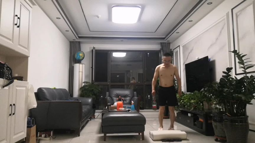 #室内运动 三角倒立