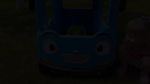 可爱萝莉:发生了灵异事件了,公交车居然会发出打呼噜的声音