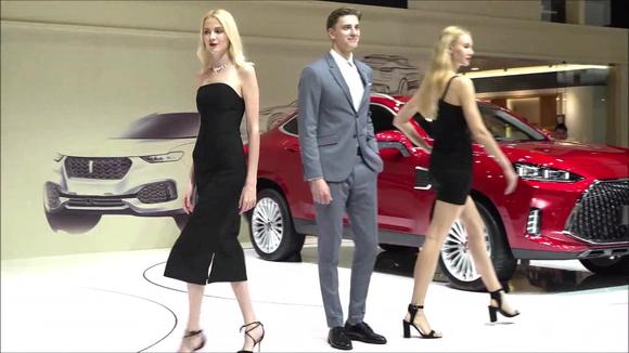 广州国际车展 2018 WEY 车展美模