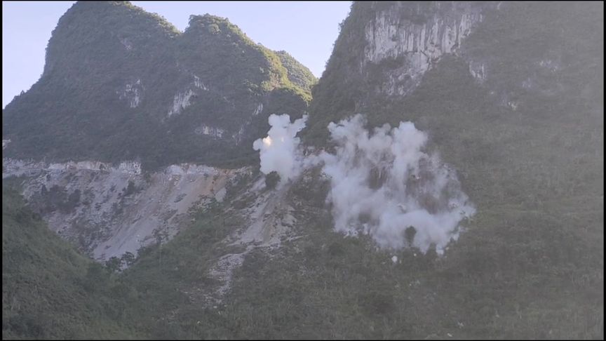 #新鲜在身边 #手机摄影 #爆破工程 #爆破瞬间 #爆破作业