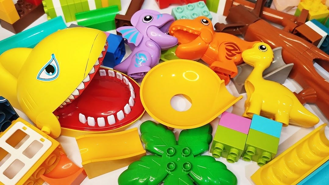 益智积木玩具:令人满意的积木过山车,制作有趣的恐龙和鲨鱼颌骨