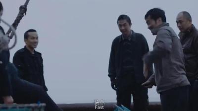 大鱼贪婪村民抓捕野生动物,吃一口鱼籽全村被感染,报应来了