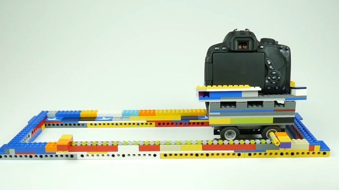 乐高快速组装教程详解 如何构建用于定格动画的乐高相机滑块