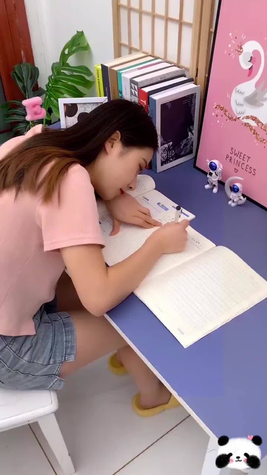.经常读书写字的,可以用上这个坐姿矫正器,防止弯腰驼背,保持正确坐姿!
