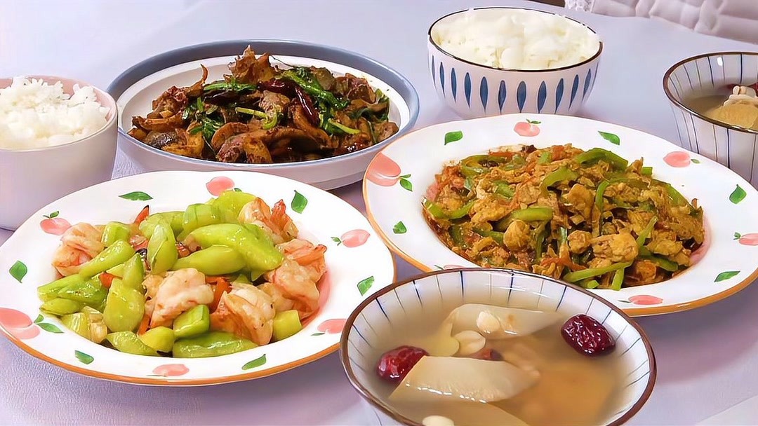 晚饭三菜一汤,有荤有素好吃不贵