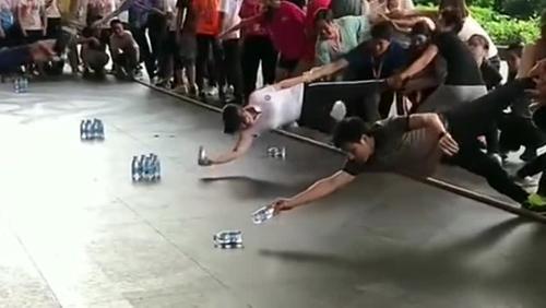 信任的力量,看后面的小姐姐这么顺利是不是有什么绝招啊