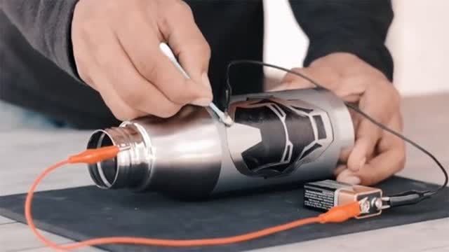 做蚀刻很简单,只需要电池和盐水,老外亲自实验成品很不错