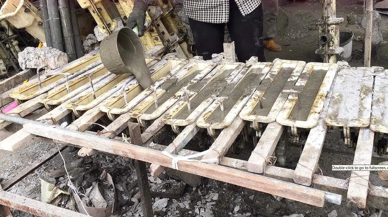 一种传统的混凝土模具生产,一天能制造几十个成品