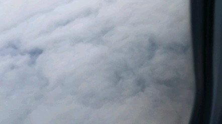 惊呆了!这是什么情况?飞机上拍到的灵异事件!