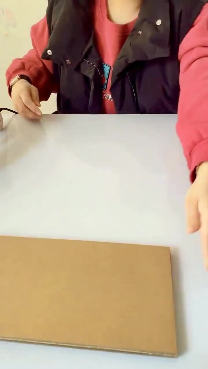 一分钟用废纸箱简易儿童书架做法很简单超实用