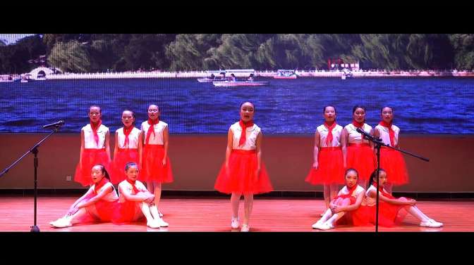 经典歌曲:让我们荡起双桨合唱