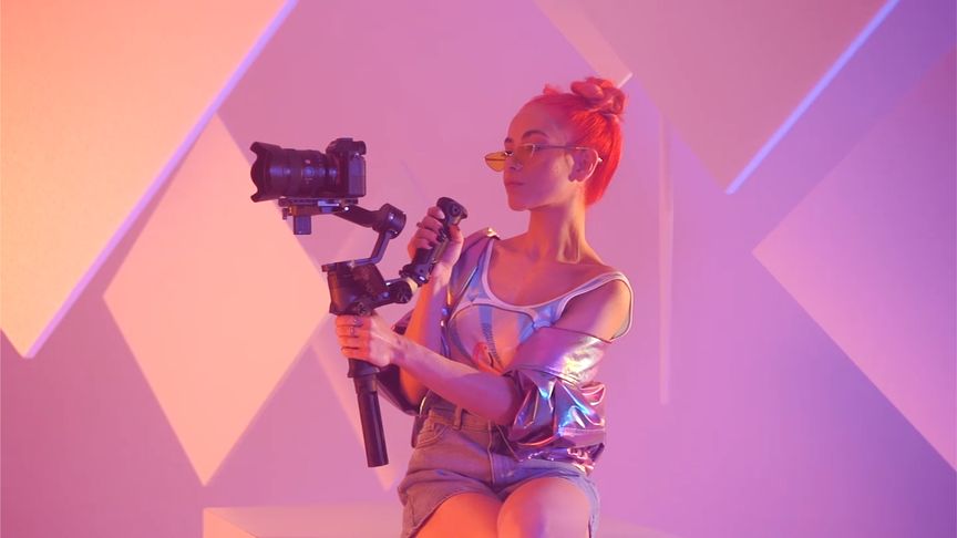 绝美!智云稳定器与甜酷辣妹更配哦!