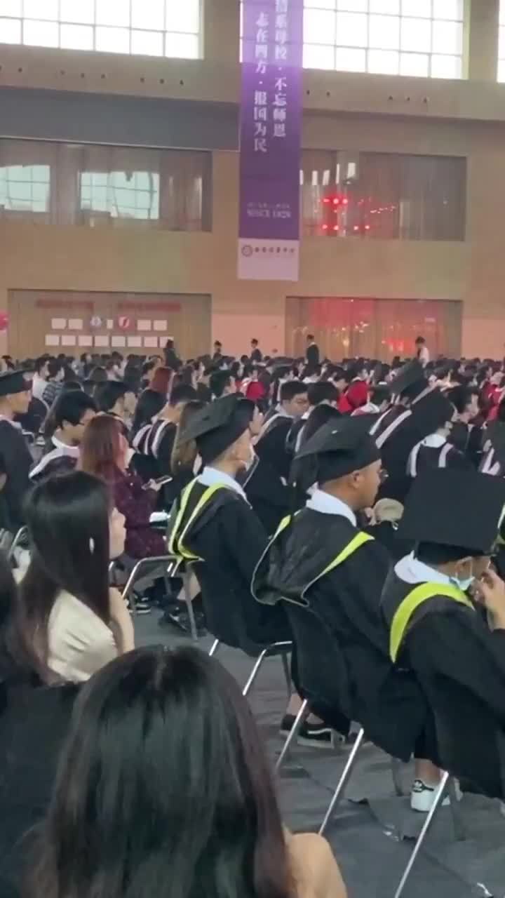 高校毕业礼上理事长致辞:欢迎回母校餐厅办婚礼