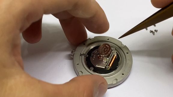 手表电池怎么换?看完这视频你就知道了