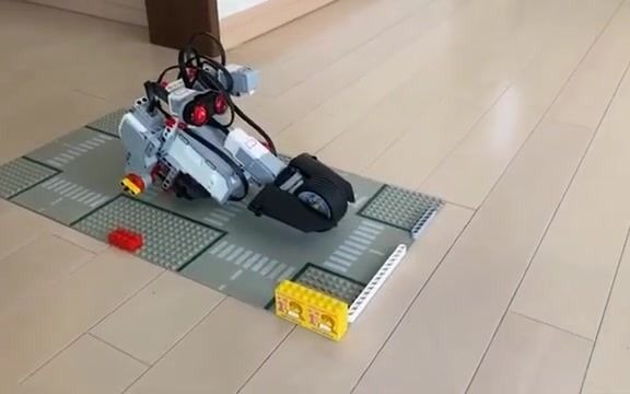 乐高EV3双轮摩托车