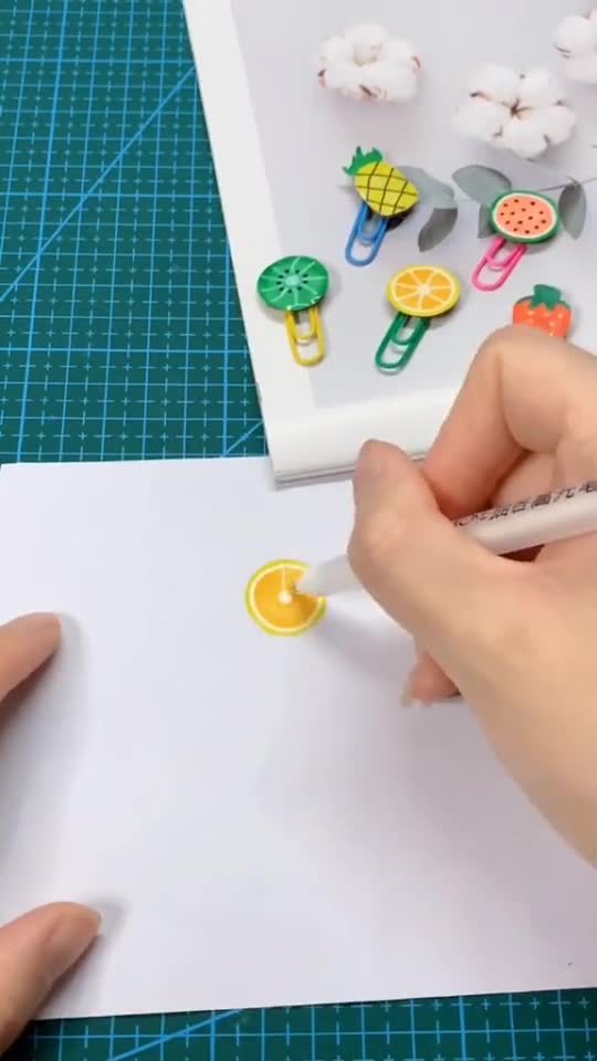 回形针改造成水果书签,做法超简单