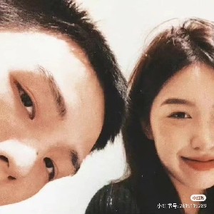 楠楠爱吃蛋黄酥 