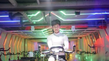 动感单车花式动作视频