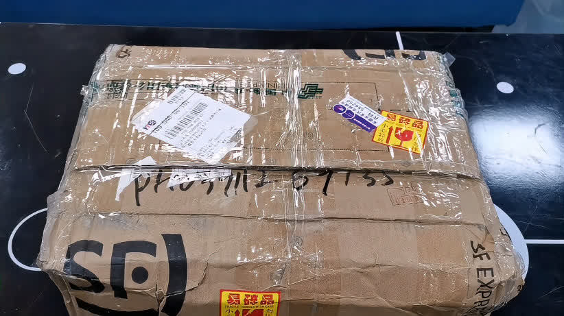 粉丝直接发来一台联想Thinkpad笔记本电脑,直接把我给搞蒙圈了!