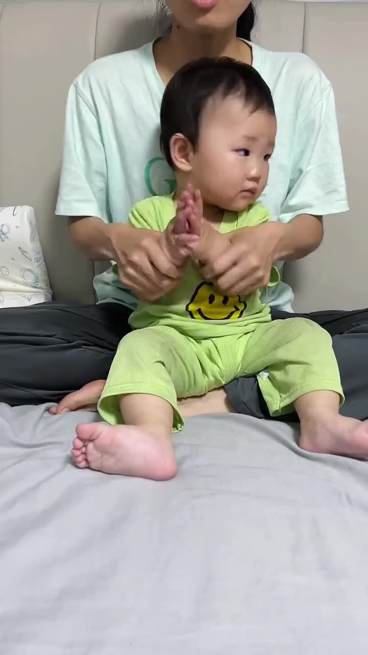 今日份《数字歌》,要想宝宝说话早,每天三遍手指谣,促进脑部...