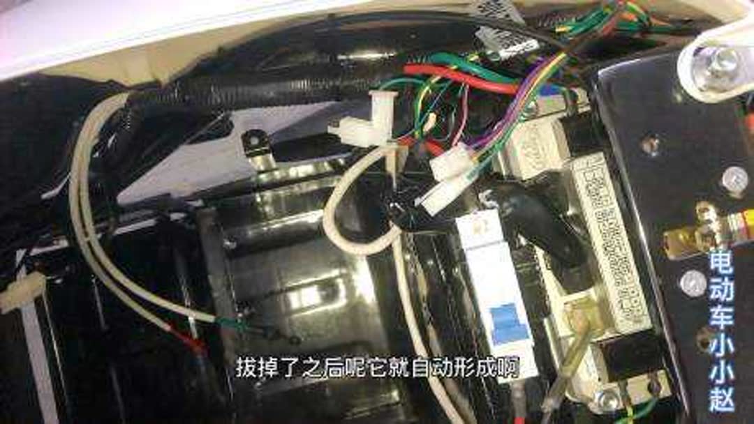 电动车没有电再也不怕啦!师傅教你一招可以再继续骑行