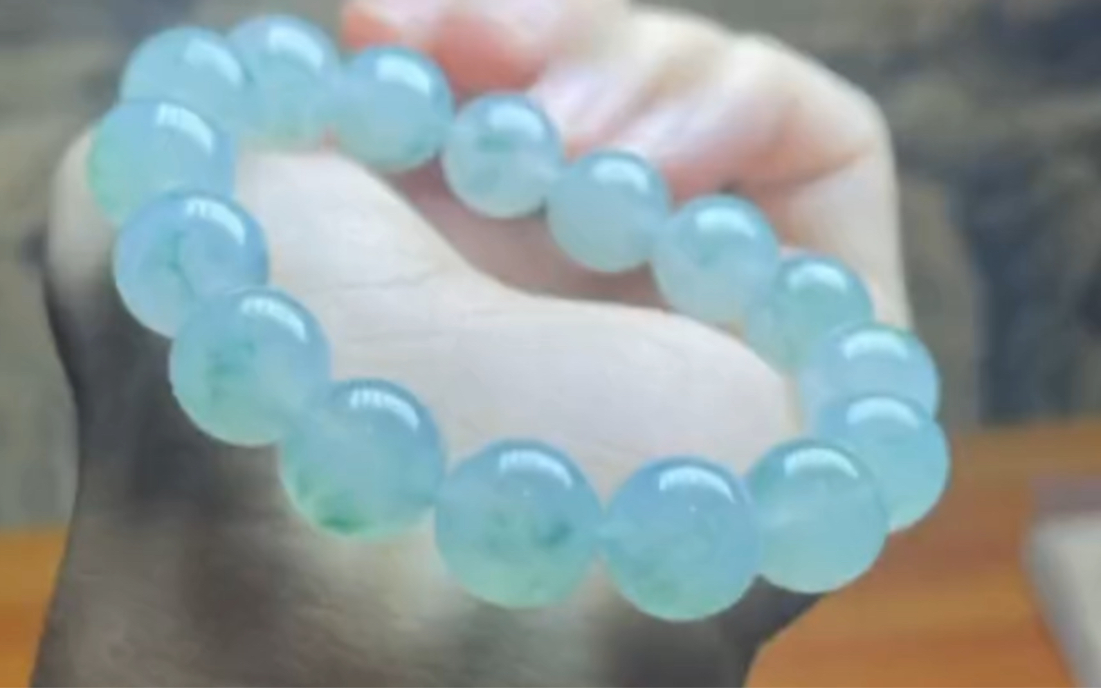 翡翠飘花边角料珠子制作过程