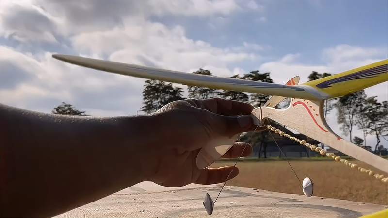 橡皮筋动力小飞机