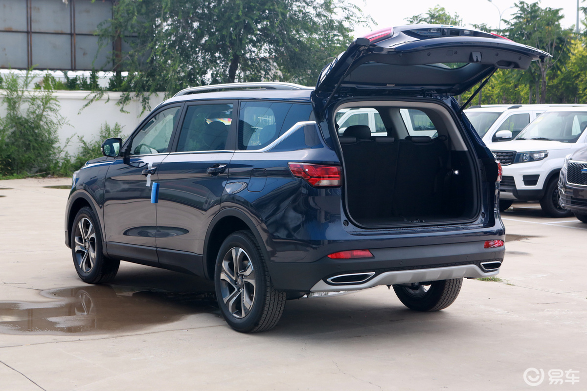 手握10万别仅盯着瑞虎8,这车4米83配爱信8AT,档次不输昂科威