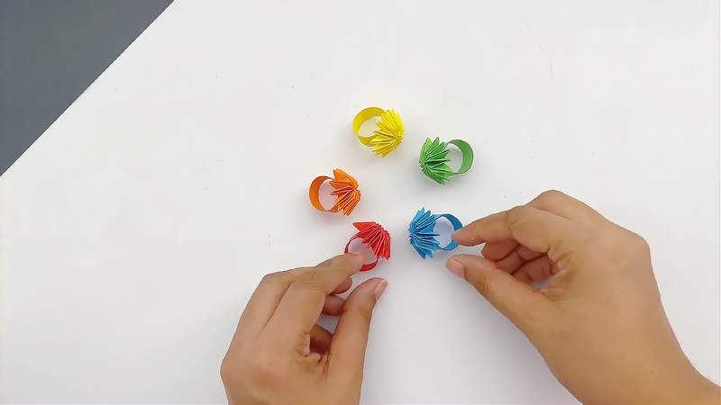 手工教程:折纸戒指 简单手工 幼儿园手工 亲子手工 创意折纸