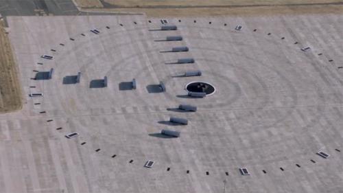 14辆卡车模拟一个时钟,连续运行24小时,秒针司机是最累的吗?