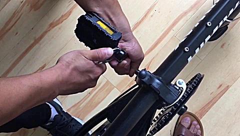 嗨米V9电动自行车脚踏安装及折叠