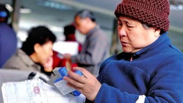 老百姓生病不敢看?别怕,医保能二次报销,知道这些你能省不少钱