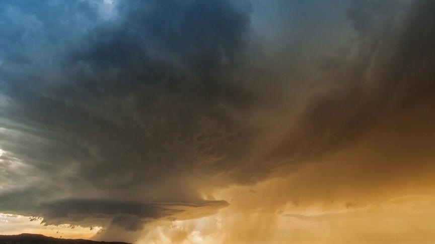 震撼视觉:暴风雨的形成